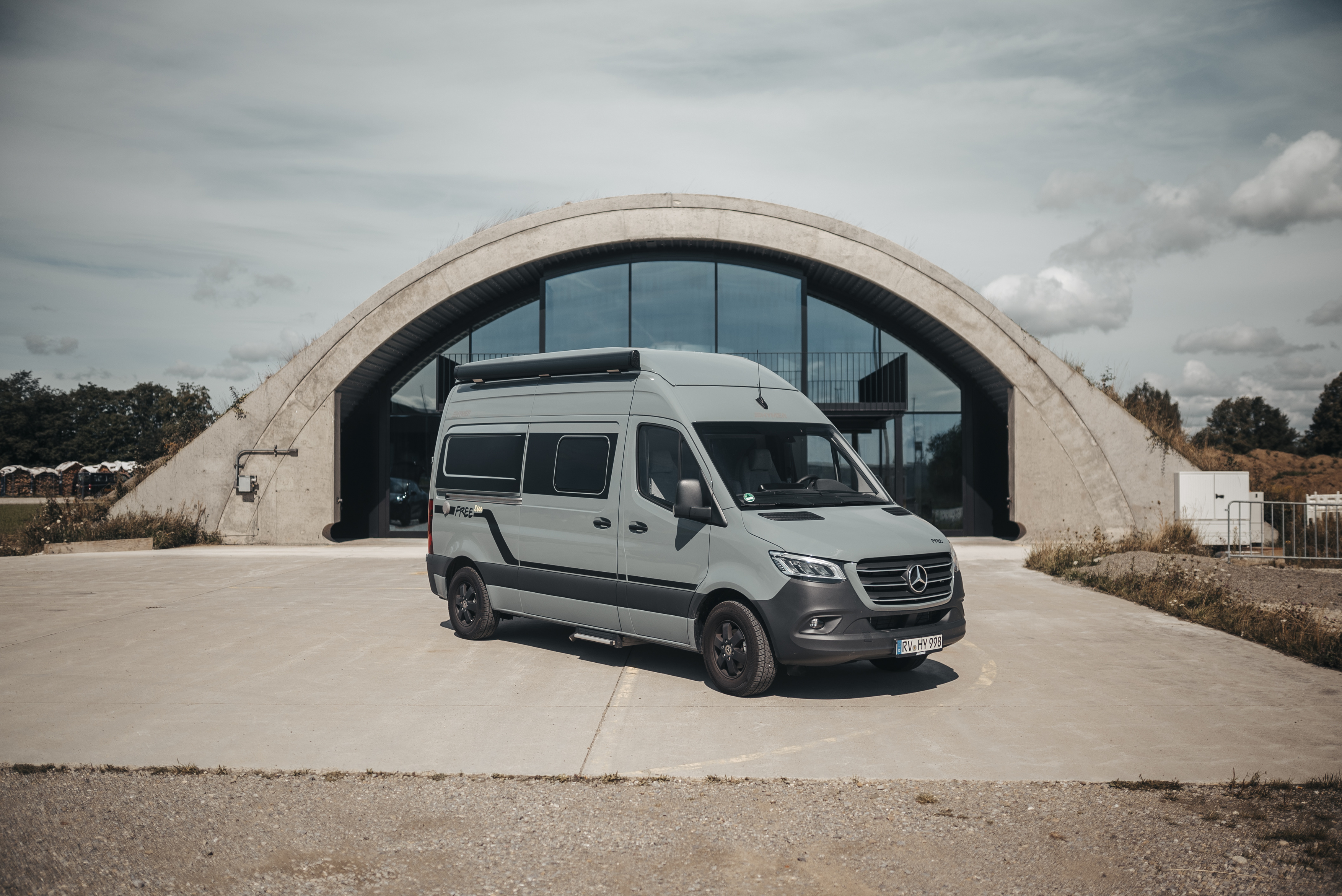 Sporty and perfectly equipped for your trips: the new Hymer Free S ...